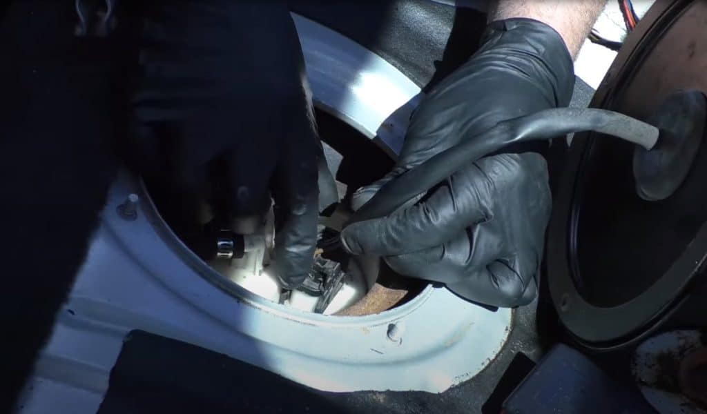 How to Test Fuel Rail Pressure Sensor with Multimeter: Guide